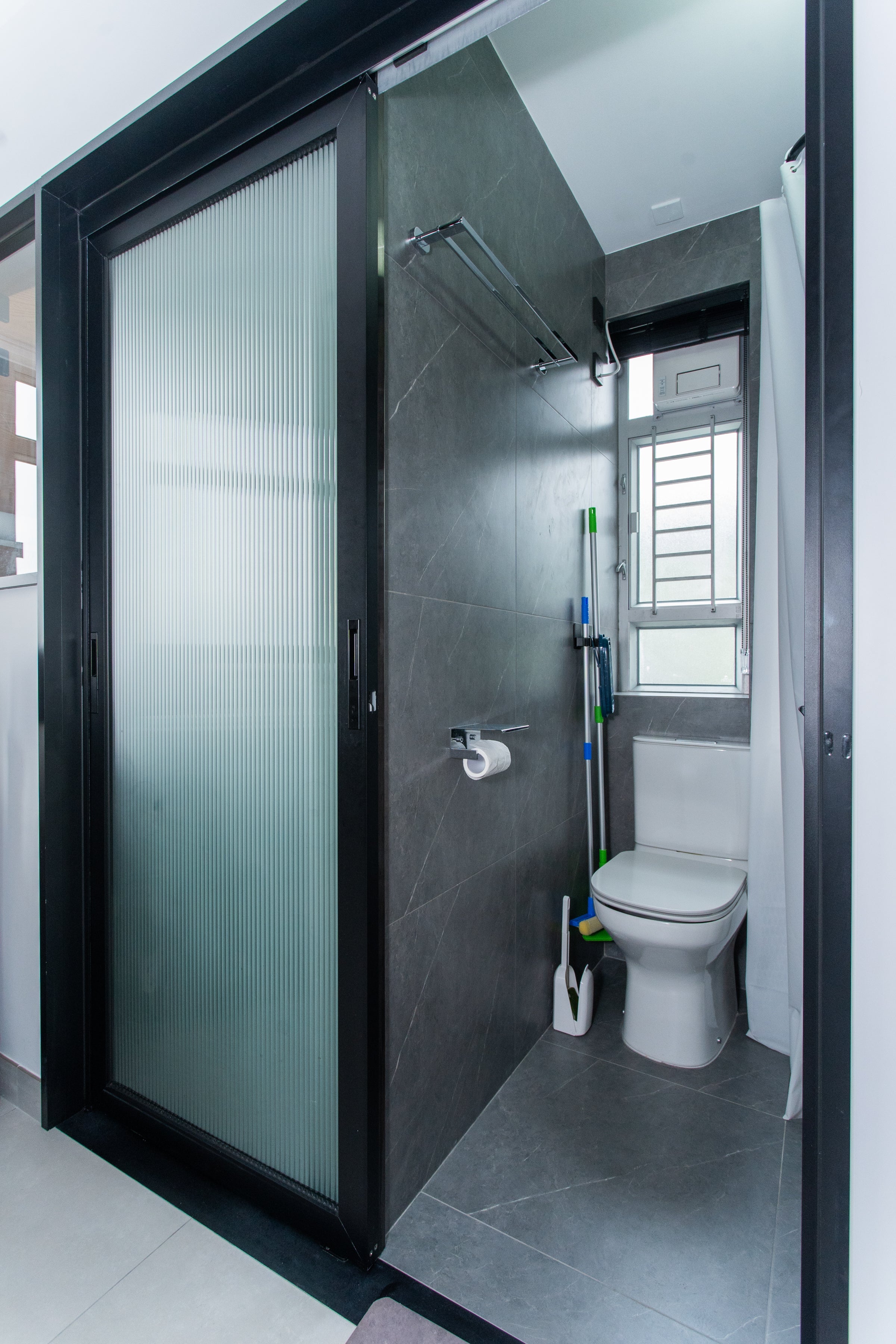 玻璃門 / 玻璃間房 – High Wisdom Development Limited